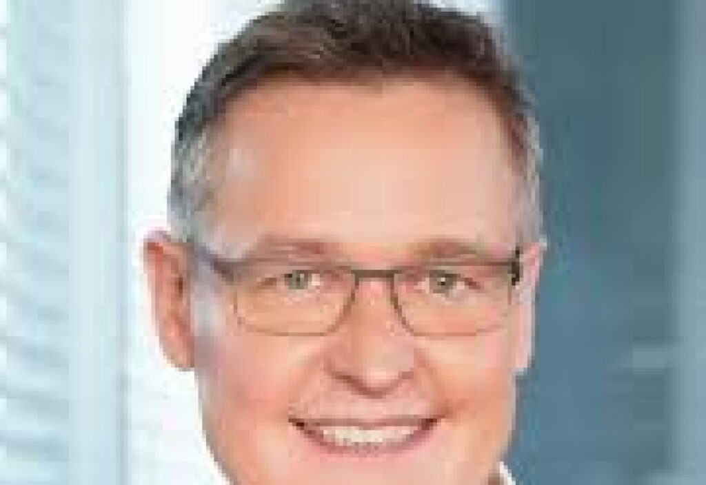 Moderator Bernd Fuchs verheiratet? Eine Spurensuche im Privatleben des ...