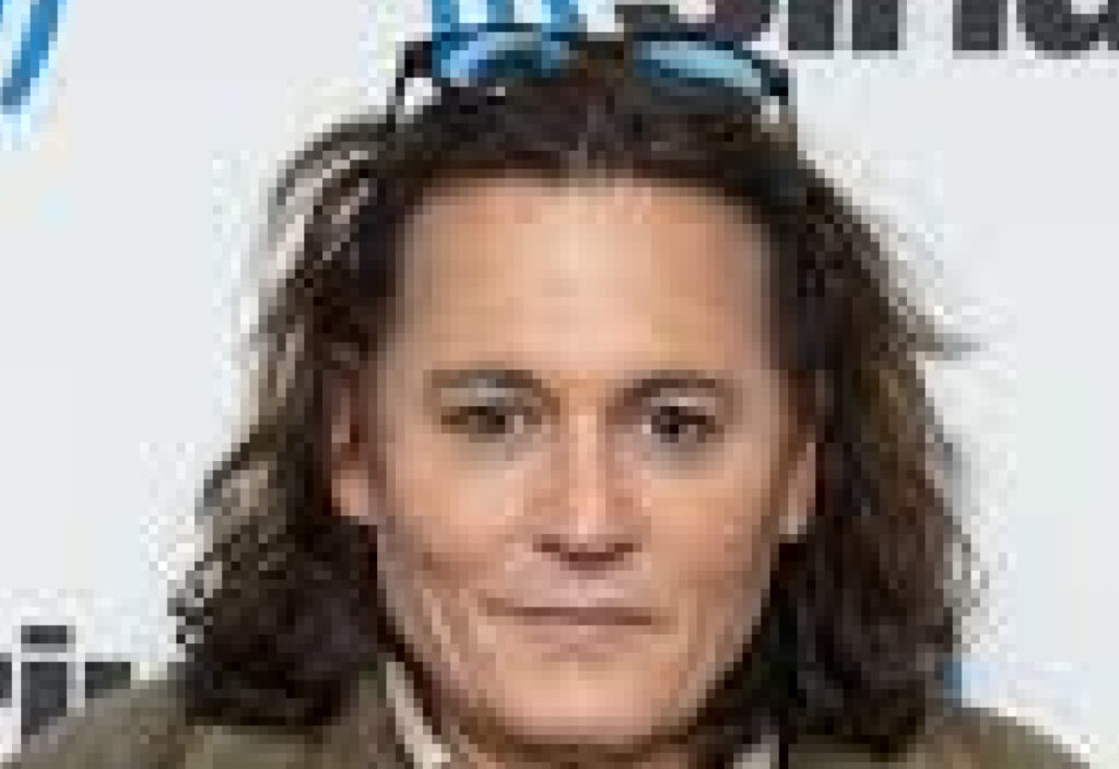 Johnny Depp: Krankheiten, Sehbehinderung & Fakten zu seiner Gesundheit ...